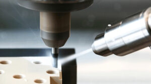 PEEK の利点を得る: PEEK の材料と特性の包括的な概要 | ATマシニング