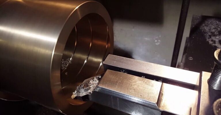 Understanding Grooving: The Art of Precision Machining | AT-Machining